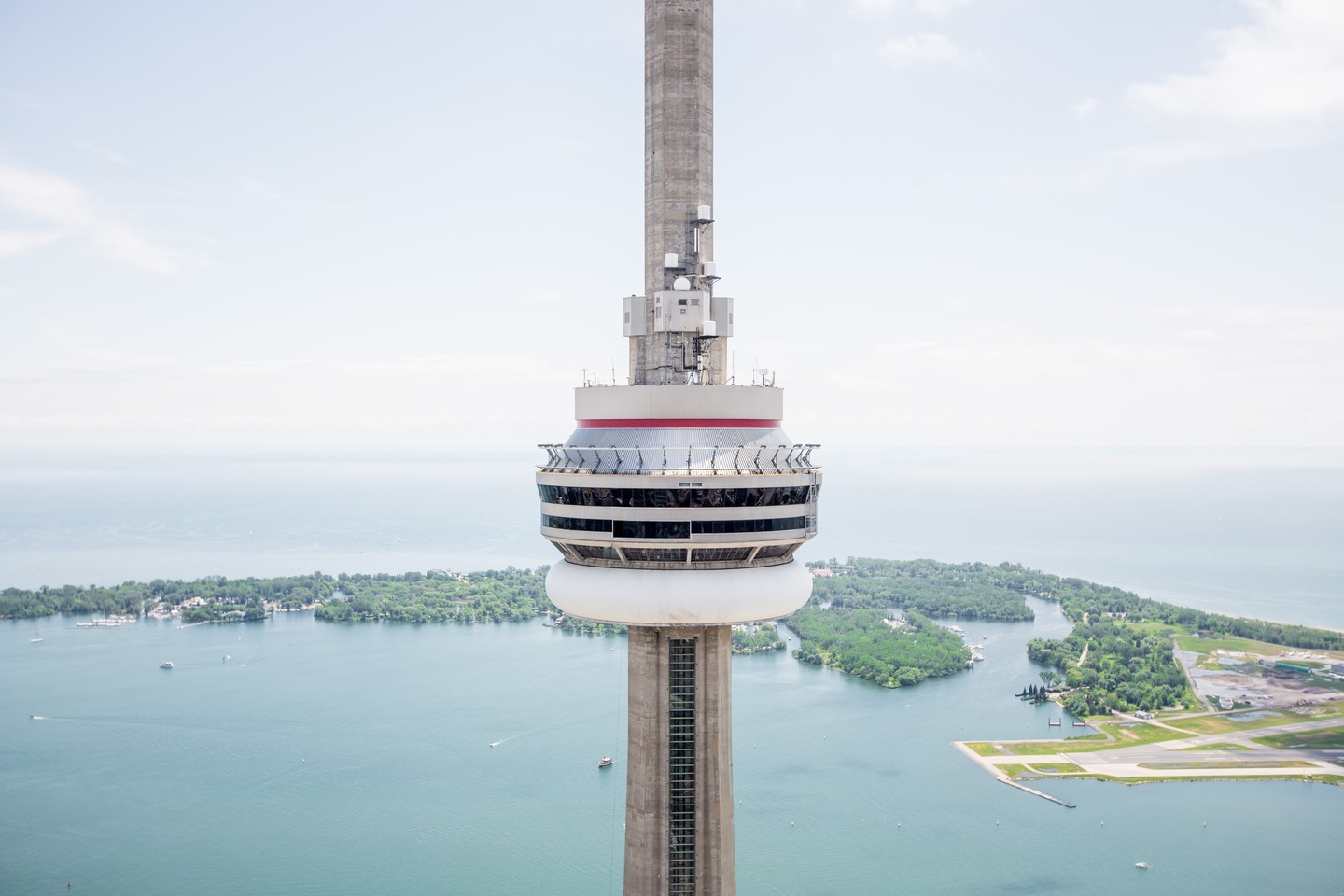 Visit the Iconic CN Tower in Toronto | The Anndore House